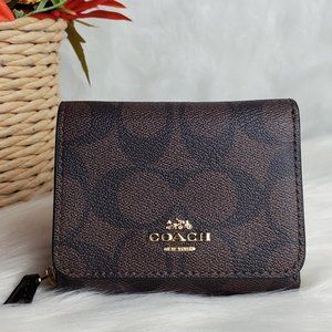 Coach | Bags | Nwt Coach Small Trifold Wallet In Signature Canvas ...